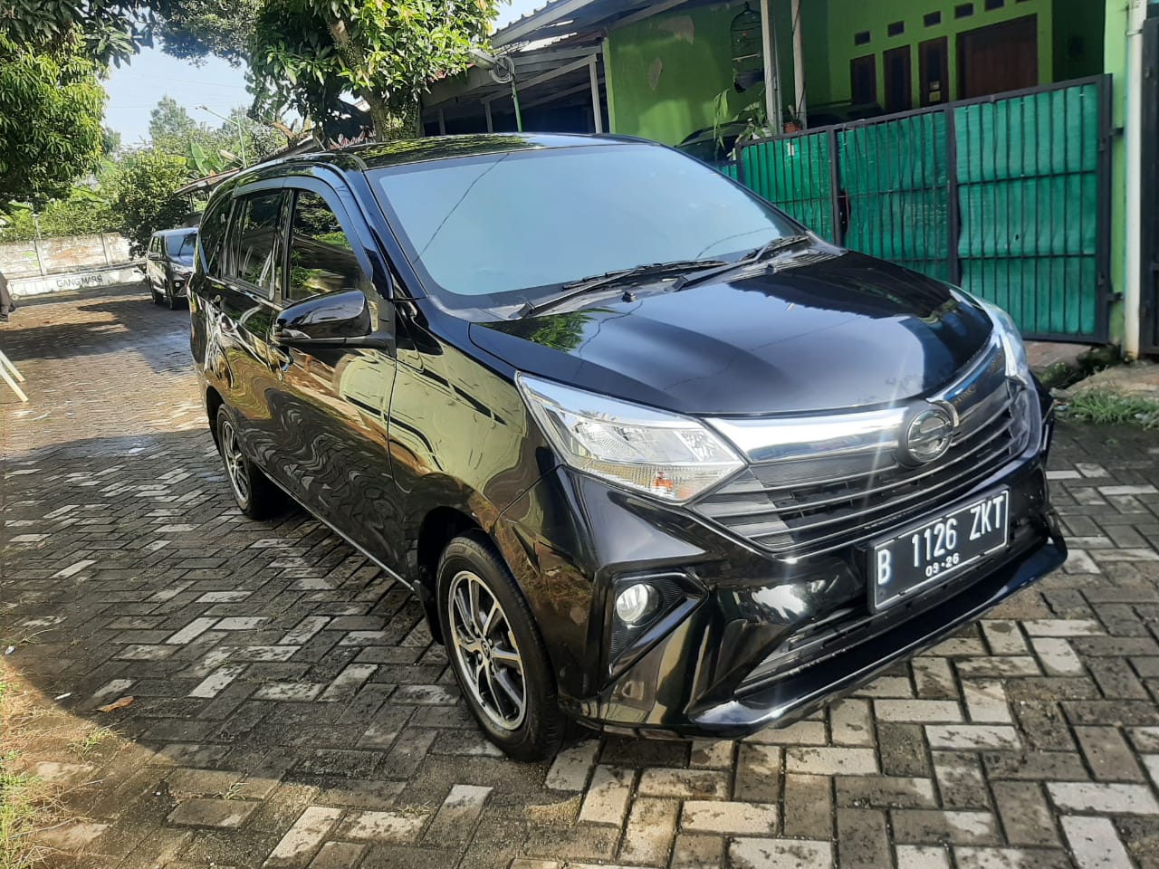 Daihatsu Sigra R - Sentul Motor